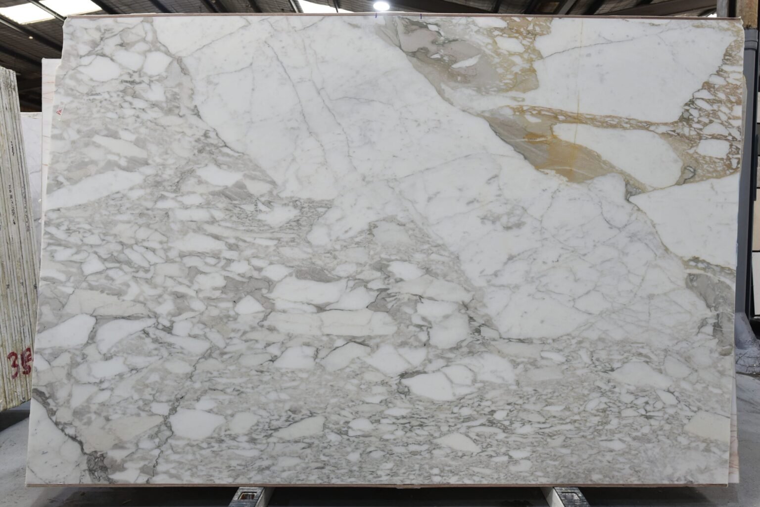 Calacatta Vagli Marble | Italian Marble Slabs | Avant Stone